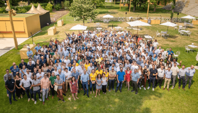 Plongez dans notre univers avec la nouvelle vidéo de présentation du Groupe MANERGY - Blog MANERGY